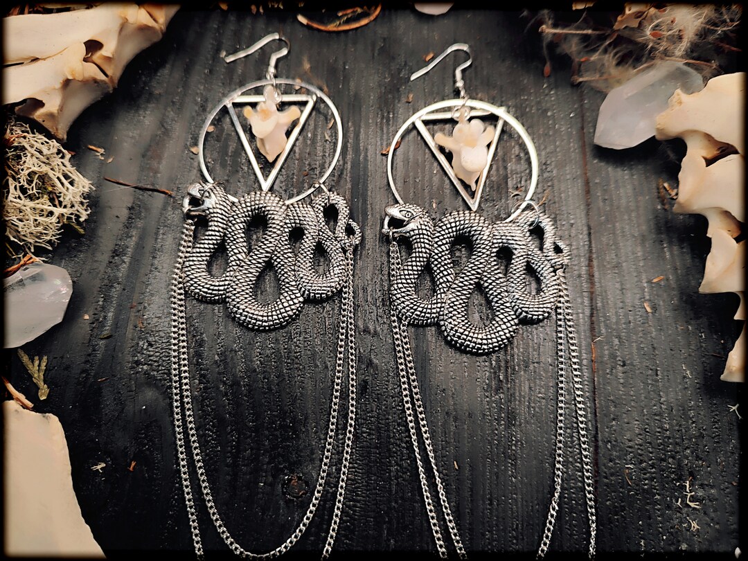Sahmaraán Lange Knochen Ohrringe // Hexen Ohrringe, Hexen Schmuck ...
