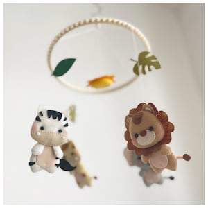 Baby Mobile Safari Animals Looking Down - Safari Mobile - Baby Mobile ...