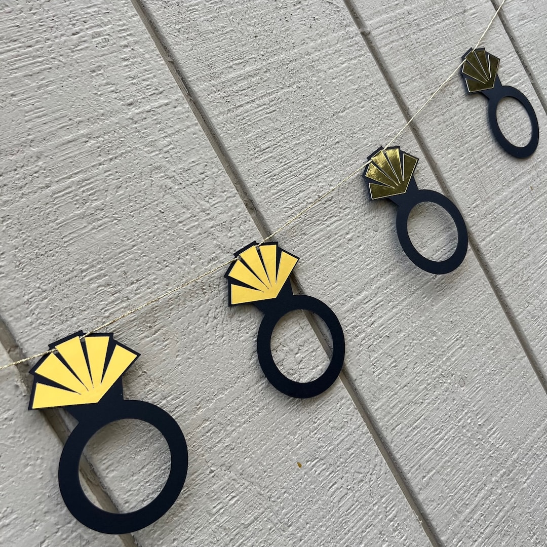 Great Gatsby Engagement Ring Roaring 20s Art Deco Gold Black Bride to ...