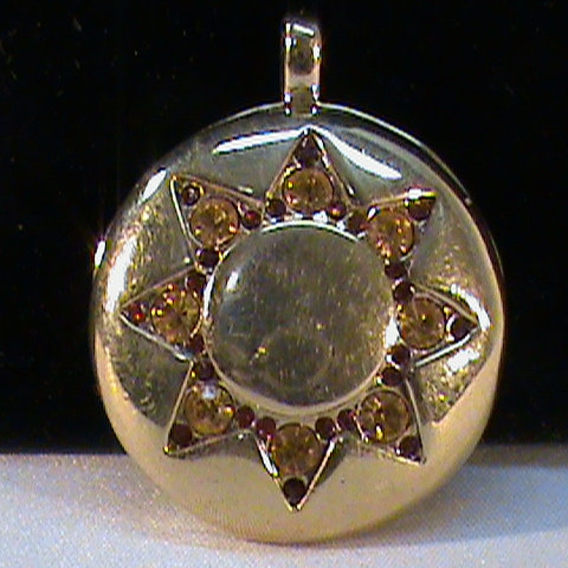 Locket Monet - Etsy