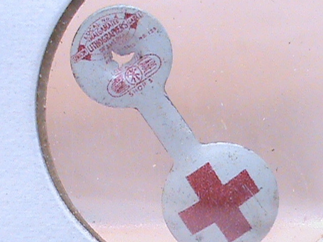 Vintage WW1 Red Cross Lapel Button - Etsy