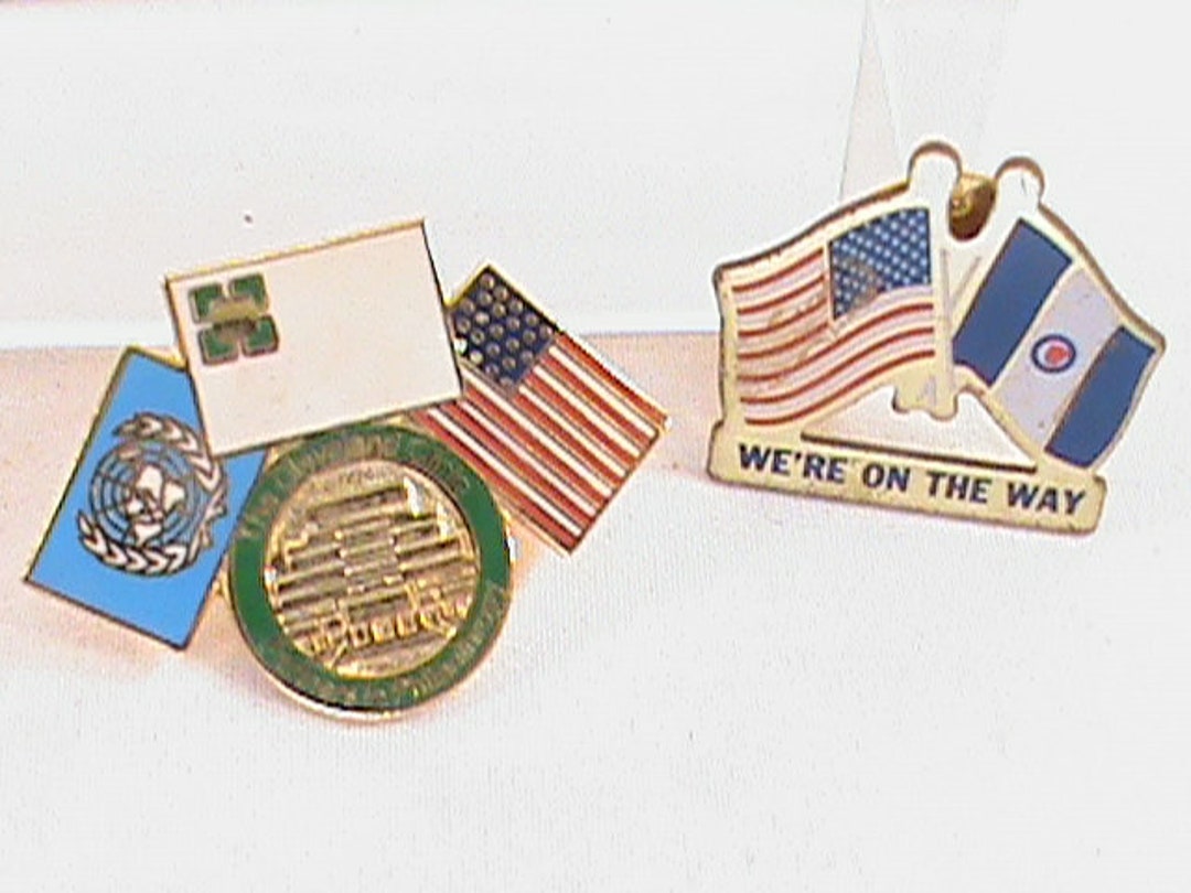 2-vintage US World Flags Lapel Pins Cleveland Clinic - Etsy