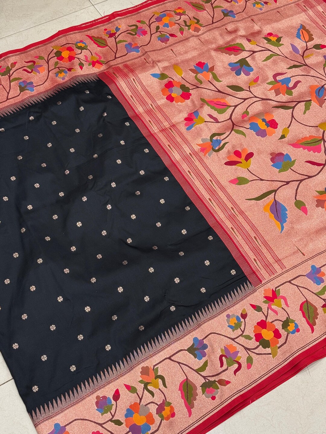 Black Lotus Border Paithani Silk Saree - Etsy