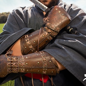 LARP Japanese Warrior. Samurai Armour Gauntlet. Samurai Bracers in ...