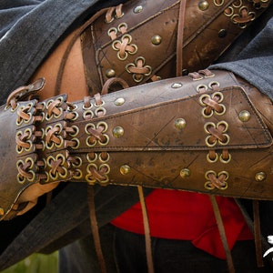 LARP Japanese Warrior. Samurai Armour Gauntlet. Samurai Bracers in ...