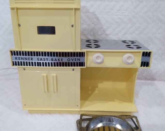 Mint Working 1963 Kenner Easy Bake Oven W/ Accessories Yellow Blue ...