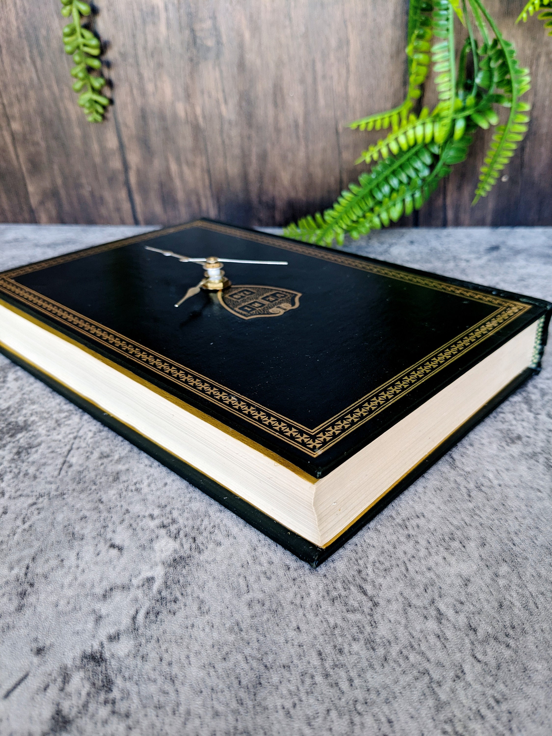 Book Clock: Franklin, Woolman, Penn - Etsy