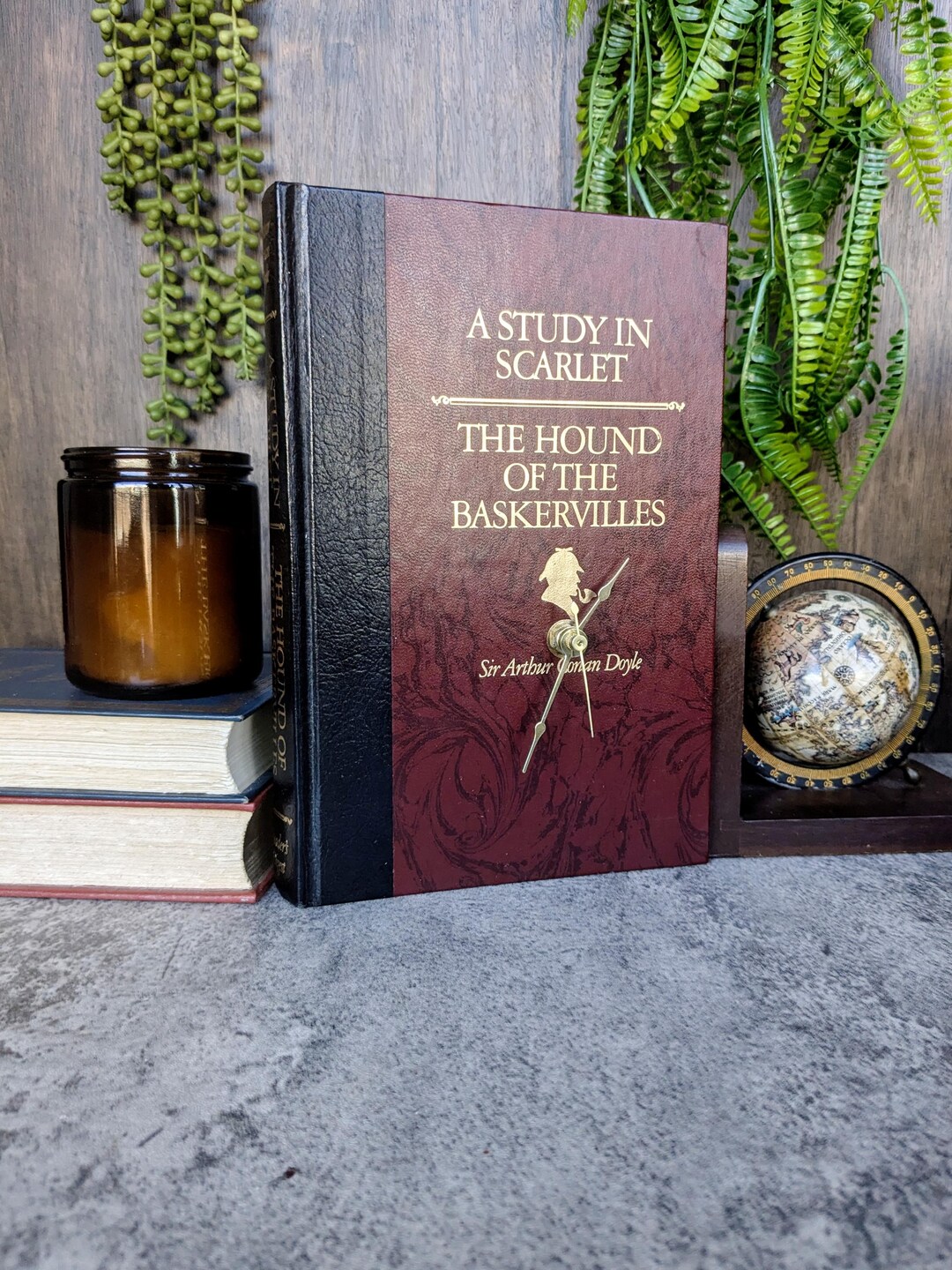 Book Clock: Sherlock Holmes Study in Scarlet/hound of the Baskervilles ...