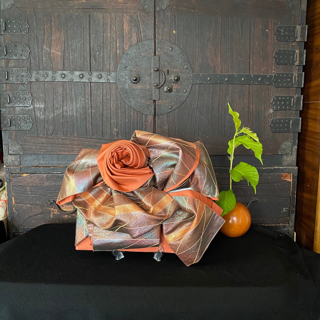 Kimono Obi Display, Home Decor, Rosewood Color, Living Room, Luxury ...