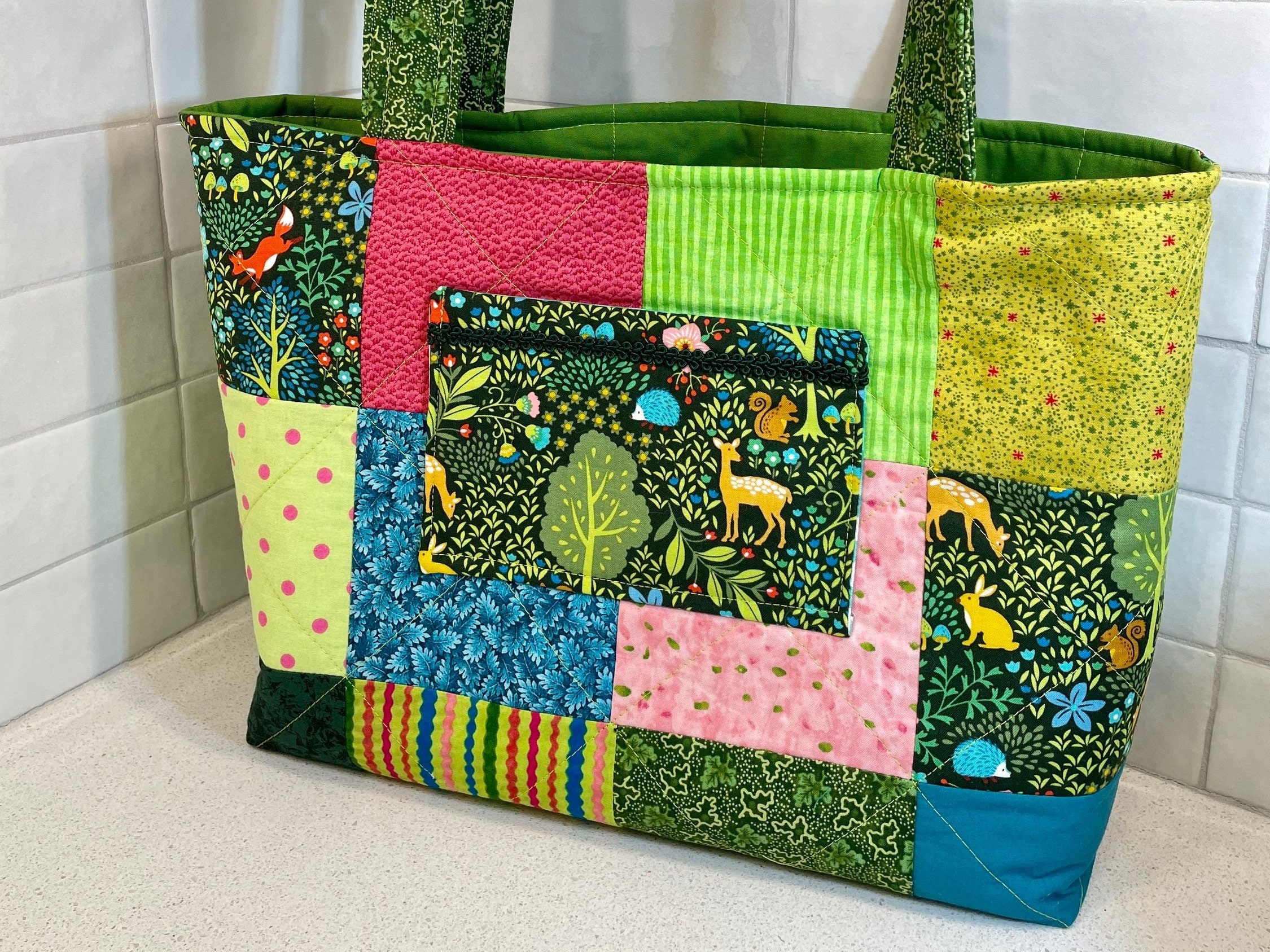 Forest Glen Quilted Patchwork Tote Bag With Three Pockets, Fully Lined and Optional Magnetic ...