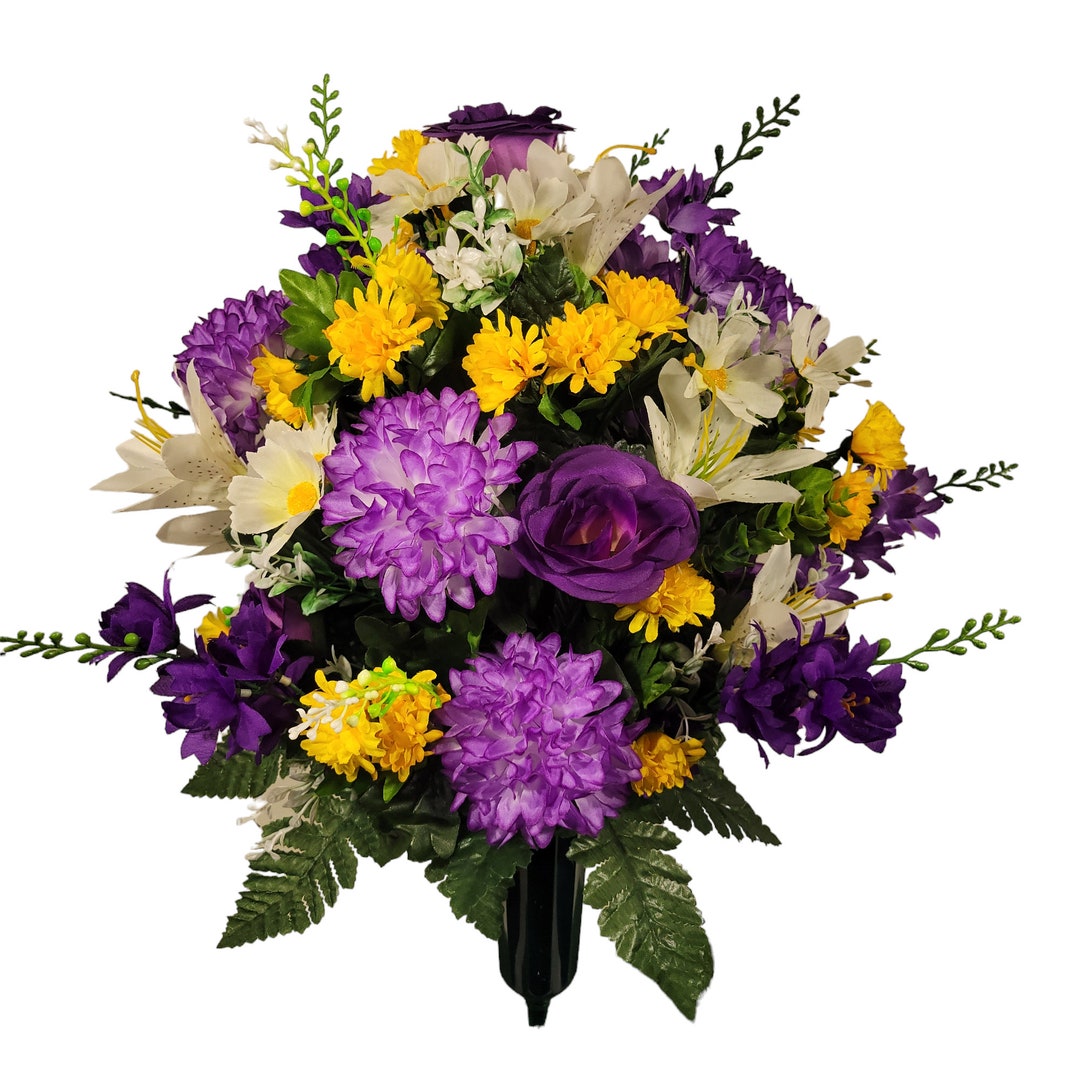 This 360-degree Rose, Mum, and Lily Pompom Cemetery Cone Has Purple ...