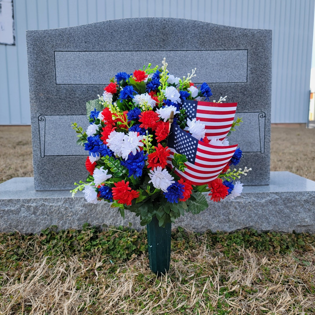 Patriotic Red White & Blue Memorial Decoration With Mini Mum Grave ...