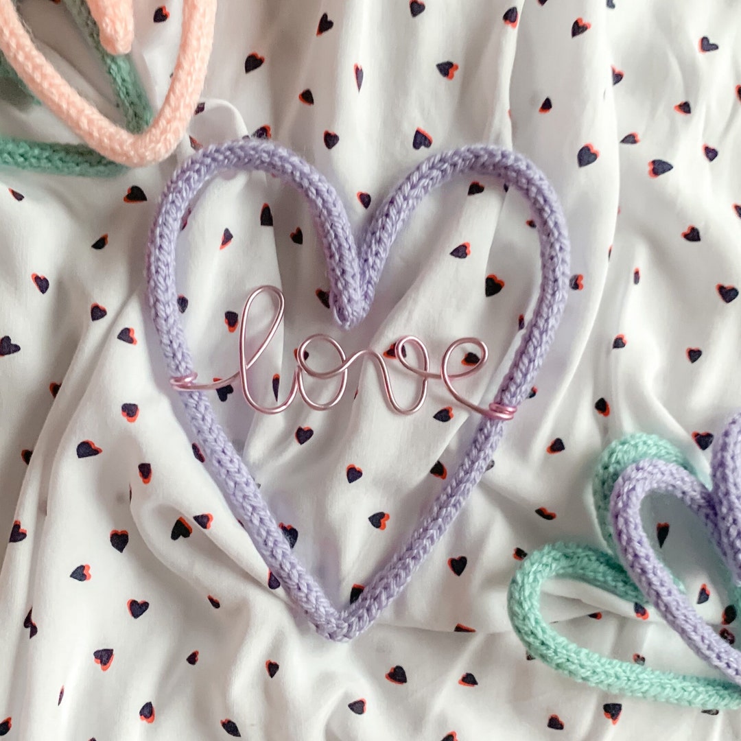 Coeur en fil tricoté avec inscription en fil d'amour - Etsy France