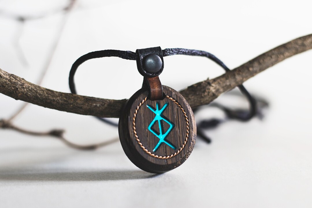 Protection Viking Rune Pendant With Glowing, Rune Necklace, Norse ...