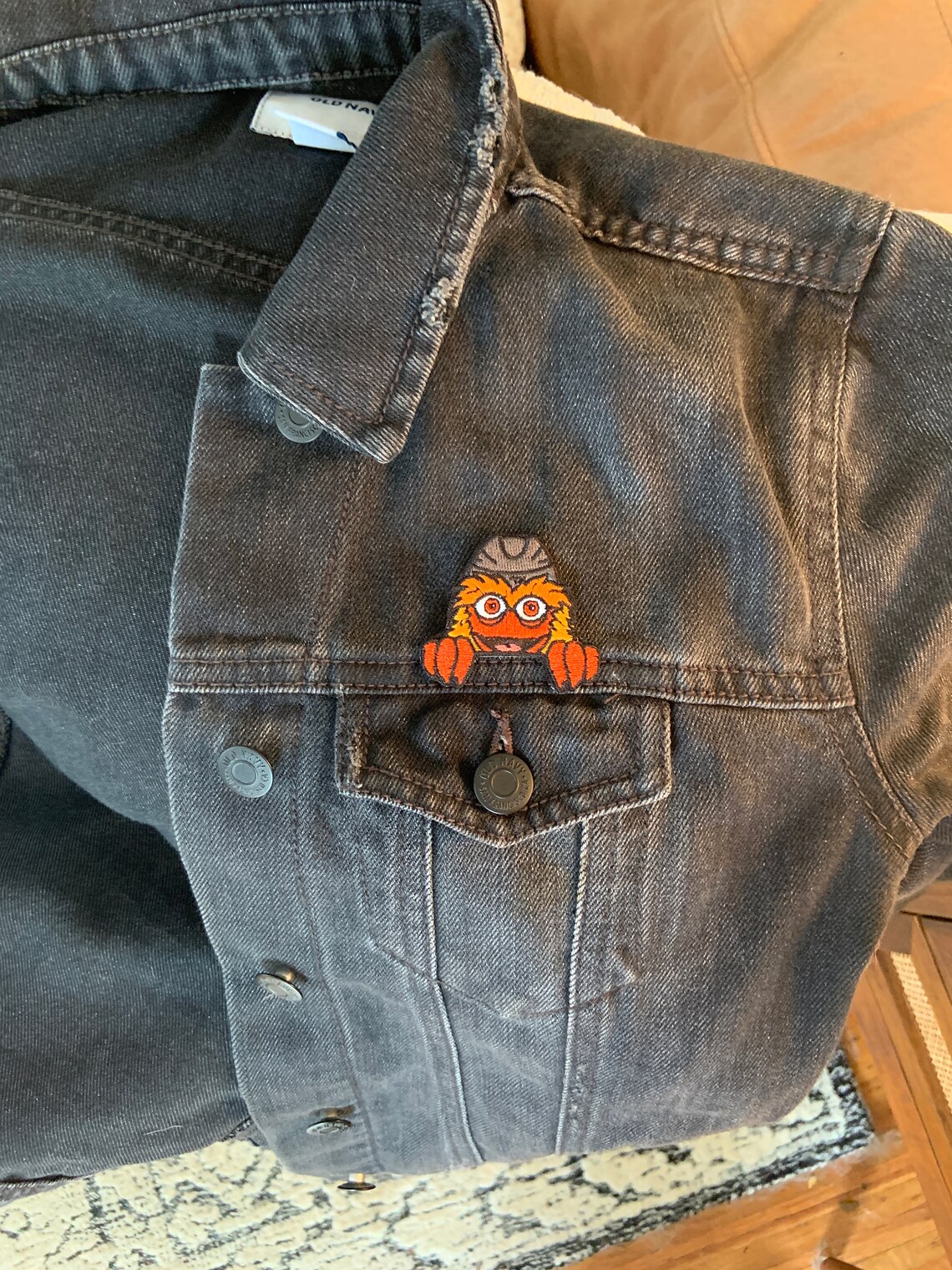 Peeping Gritty Patch Philadelphia Flyers Gritty - Etsy
