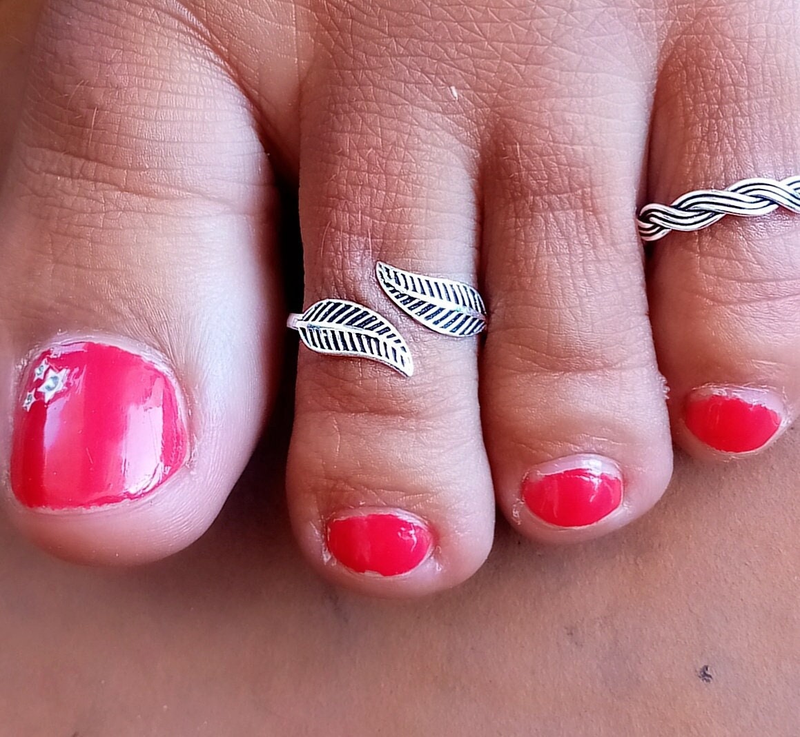 Feather Toe Nail Design