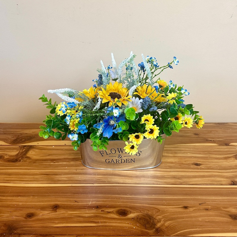 Small Table Flower Arrangements - Etsy