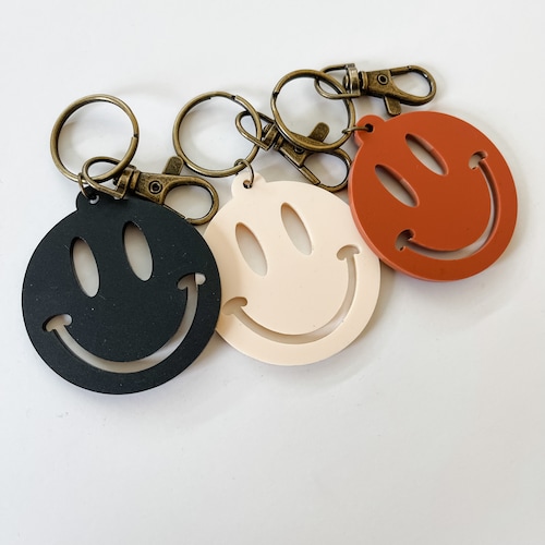 Retro Smiley Face Keychain - Etsy