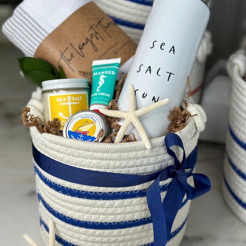 Travel Tropical Gift Basket - 60+ Gift Ideas for 2024