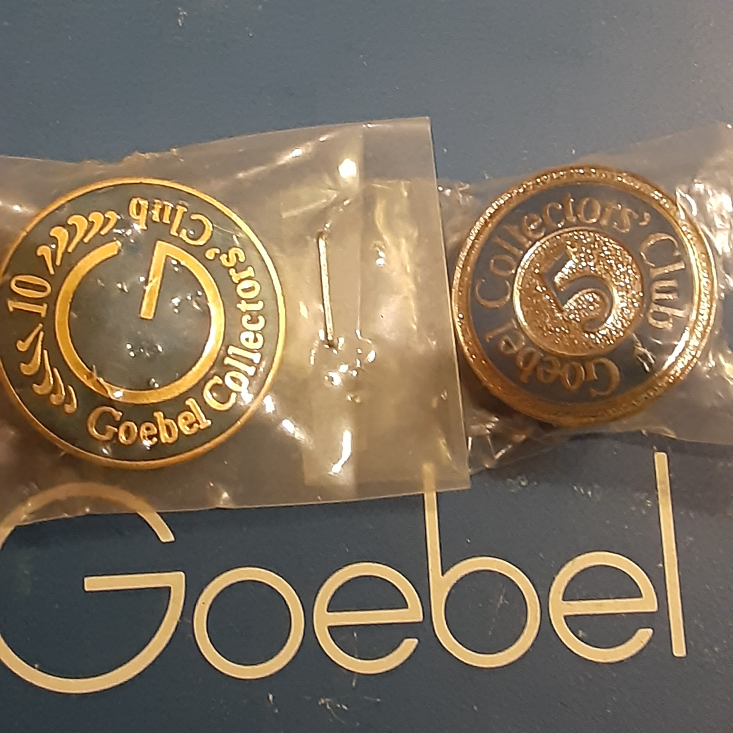 Hummel goebel Collector Club 5 Year and 10 Year Membership Label Pins ...