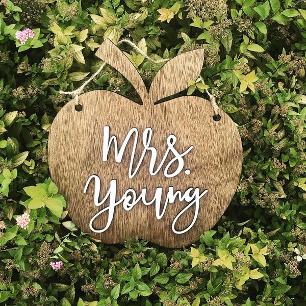 Apple Door Hanger - Etsy