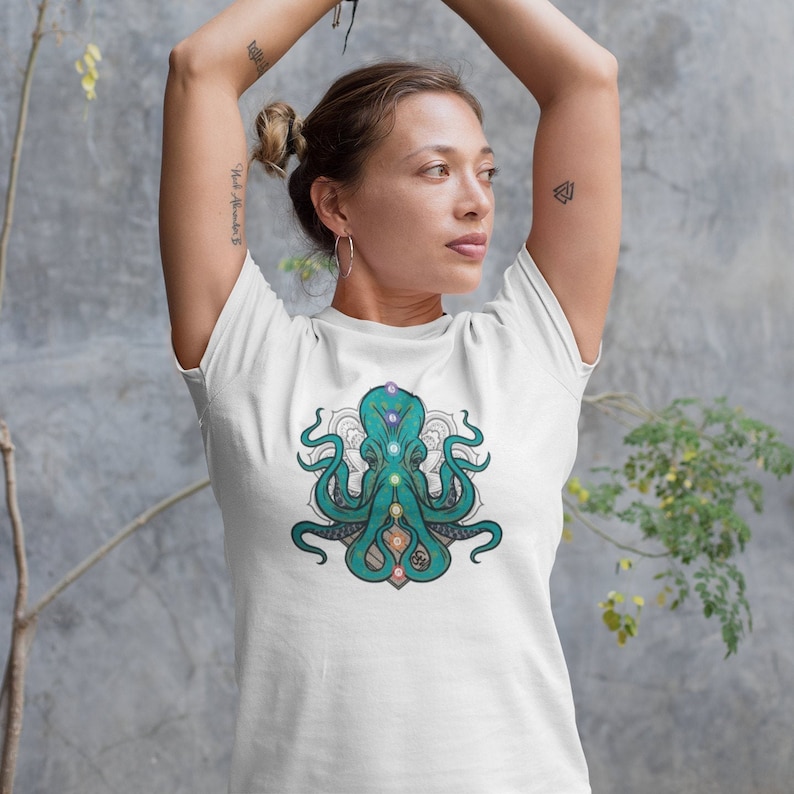 Octopus Yoga Mandala Chakra TShirt West Coast Octopus - Etsy.de