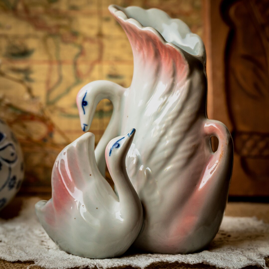 Vintage Porcelain Ceramic Pastel Pink Swan Vase Retro Kitsch Kitschy ...