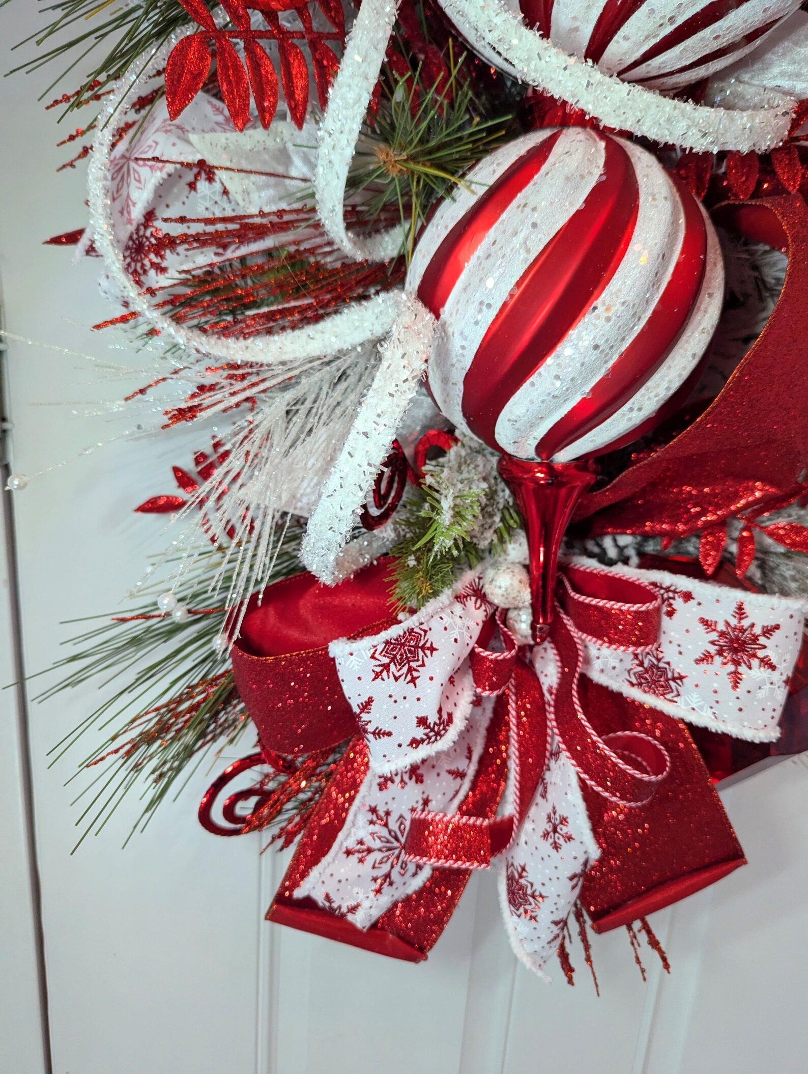 XL Candy Cane Wreath, Candy Cane Crystal Swag, Red and White Christmas ...