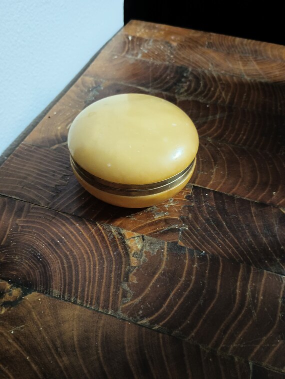 vintage yellow alabaster - Gem