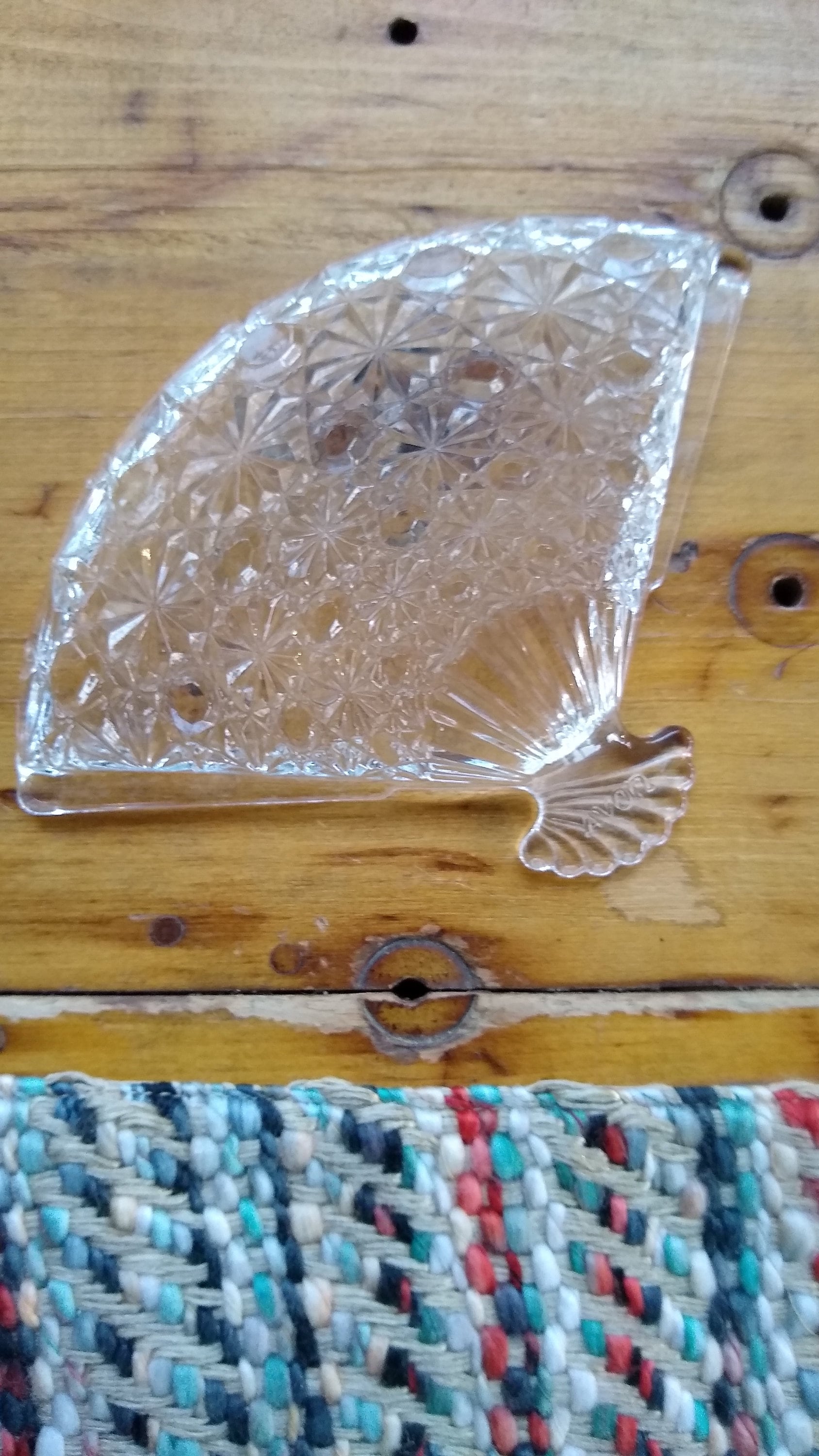 Vintage Avon Handmade Crystal Daisy and Button Pattern Glass Fan Tray ...