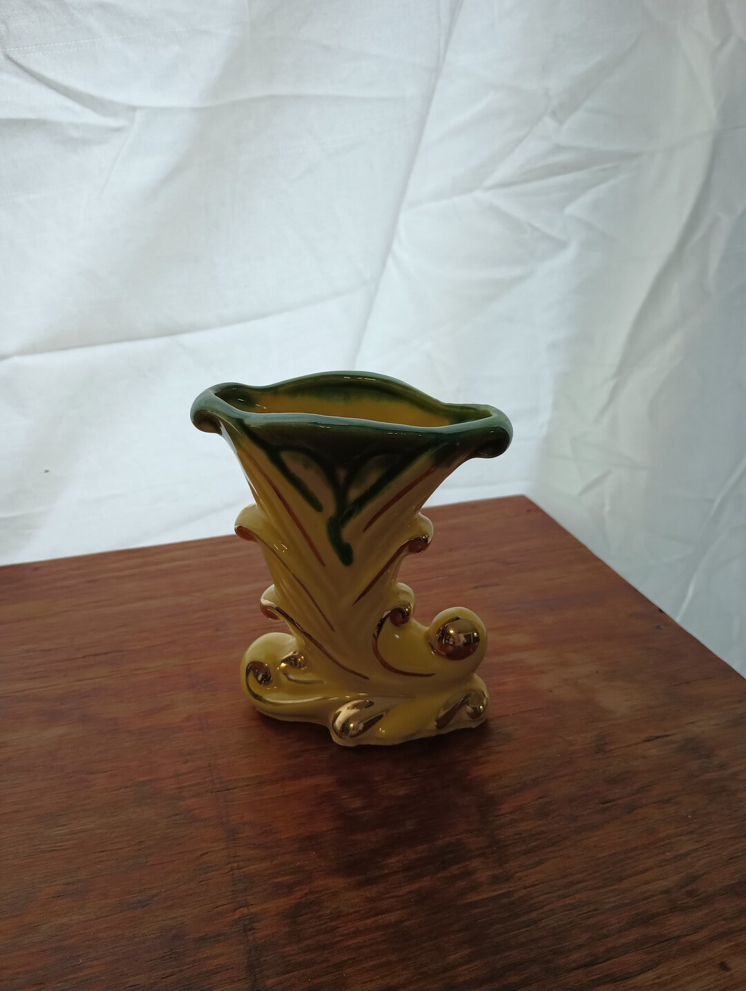 Shawnee Standing Cornucopia Scroll Leaf Vase Planter, Vintage - Etsy