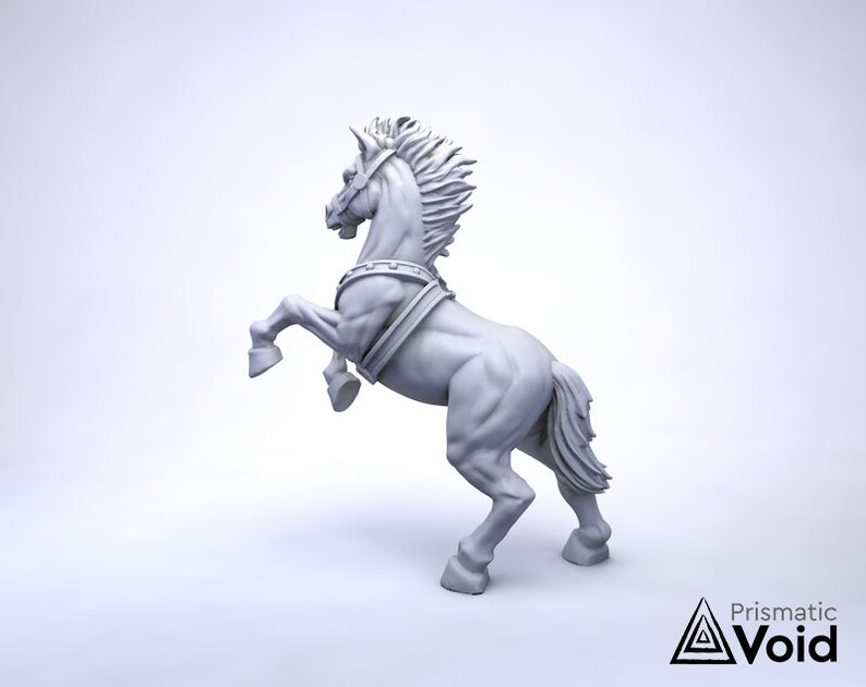 Female Hoplite on a Chariot / Fighter - Miniature for Dungeons ...