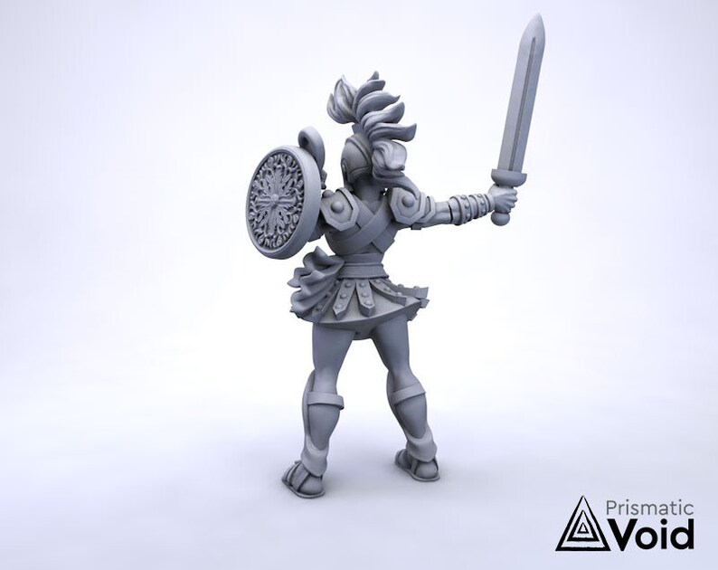 Female Hoplite on a Chariot / Fighter - Miniature for Dungeons ...