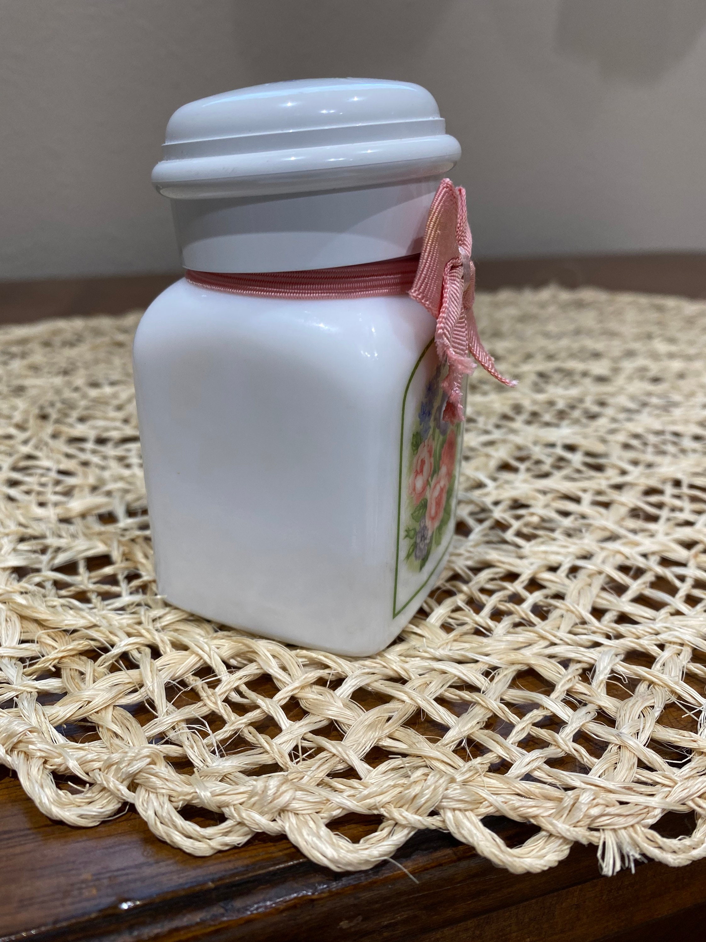 Vintage Avon Country Garden Charisma Powder Sachet, 1.25 Oz. Full in ...