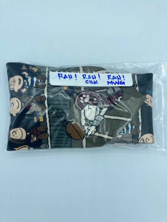 Vintage Snoopy “Rah! Rah! Rah!” Peanuts Necktie Salan… - Gem