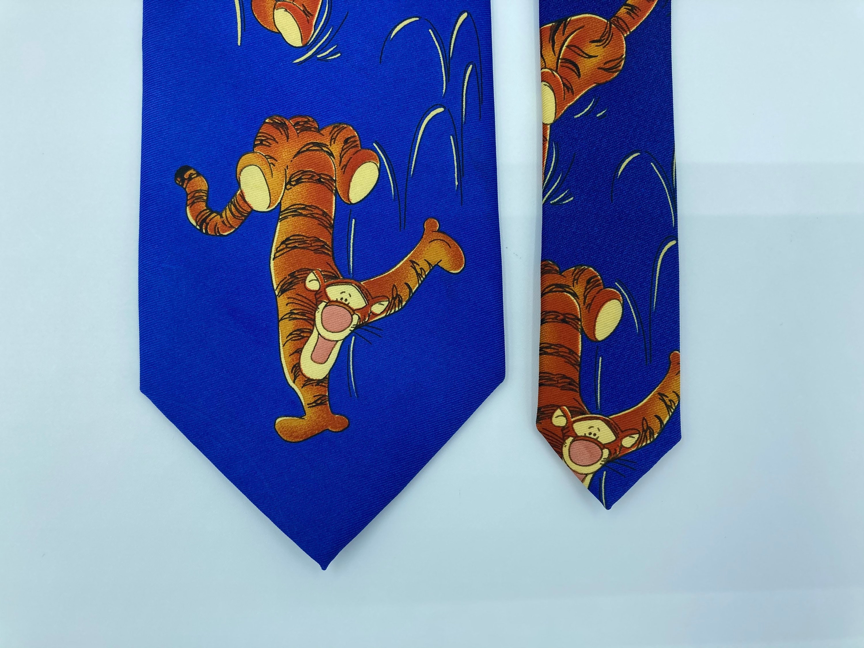 Vintage Disneys Tigger Bouncing Everywhere Necktie Hyperactivity ...
