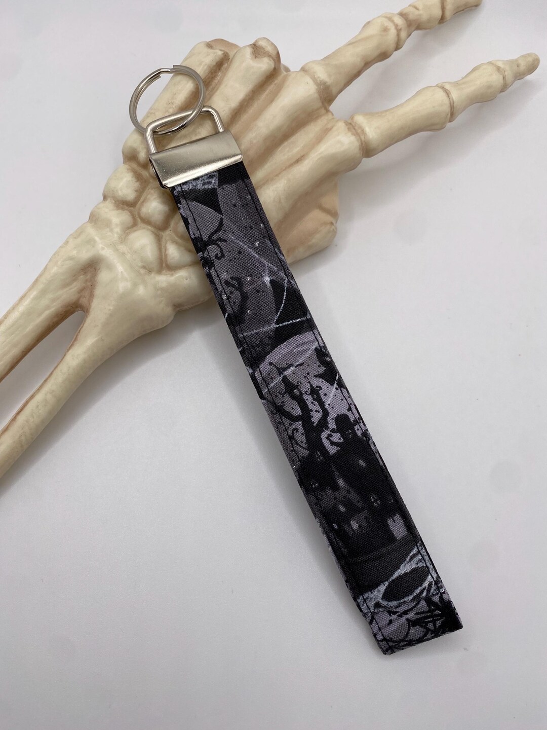 Halloween Key Fobs | Halloween Bewitched Keychain | Halloween Wristlet ...