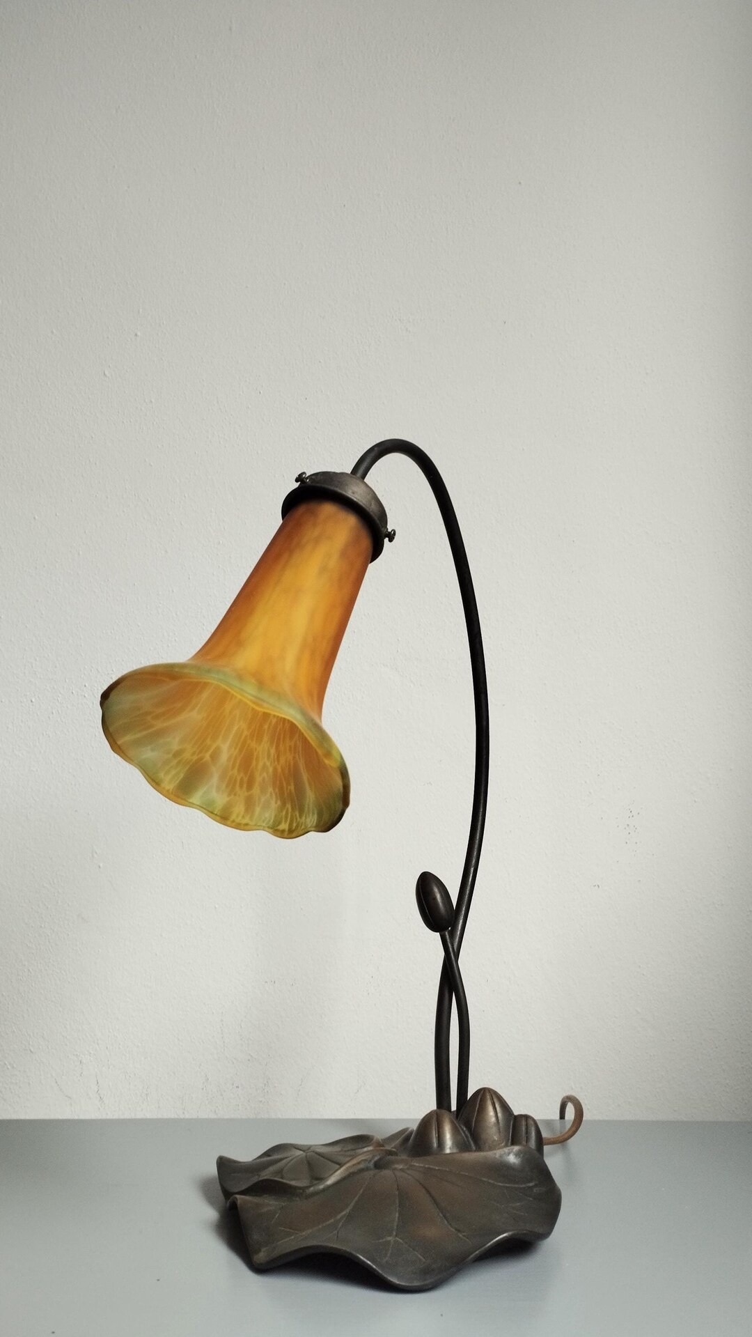 Vintage Liberty Table Lamp With Tulip-shaped Lamp Shade and a Brass ...