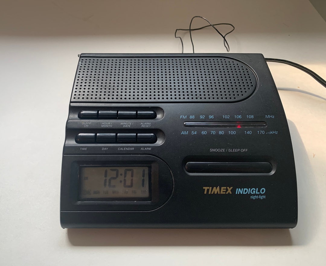 Timex Indiglo Digital Alarm Clock, Timex AM/FM Alarm Clock Radio T422CB ...