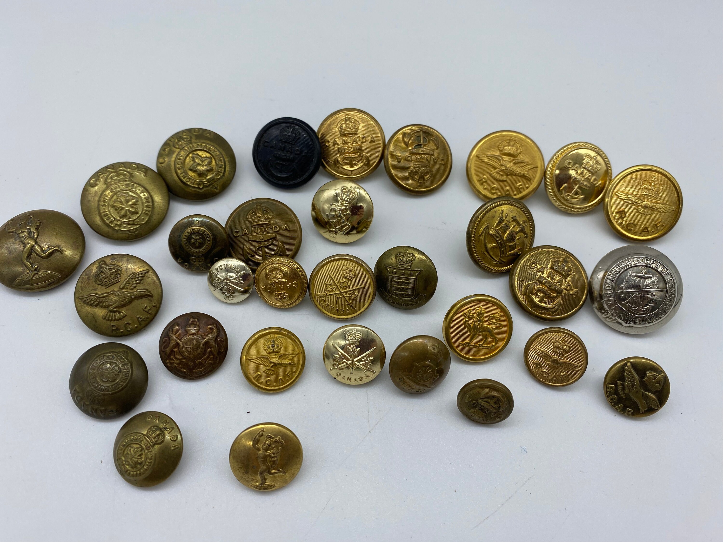 Vintage Lot of 30 Military Buttons 30 Canadian Military - Etsy