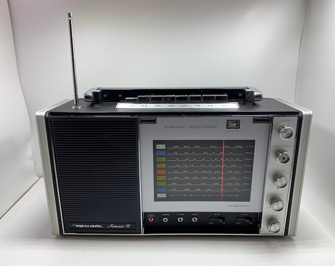 Vintage Realistic Astronaut 8 Radio Multi Band Radio Realistic Model