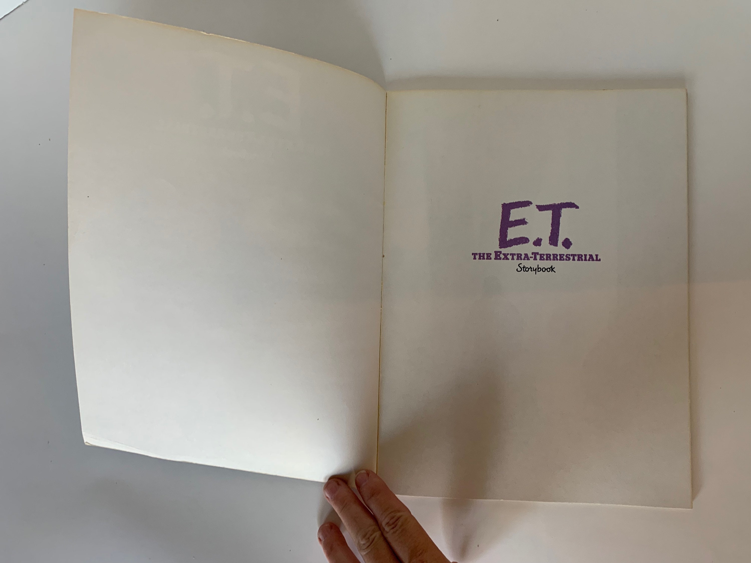 E.T. the Extra-terrestrial Storybook 1982 Based on the E.T. - Etsy