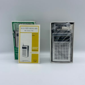 Realistic Mini Ten Four AM/CB Pocket Portable Radio, Like New Radio ...