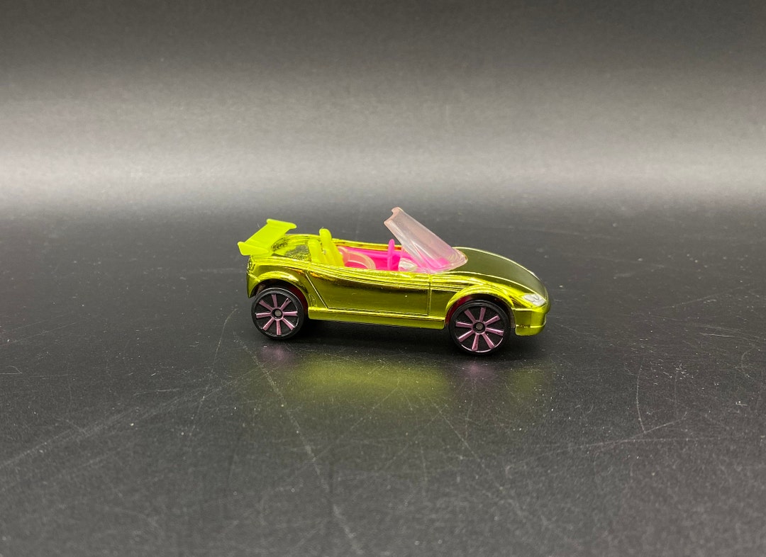 Mattel Polly Pocket Race Car, Green Metallic Polly Pocket Race to the ...