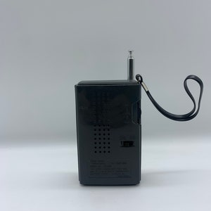 Realistic Mini Ten Four AM/CB Pocket Portable Radio, Like New Radio ...