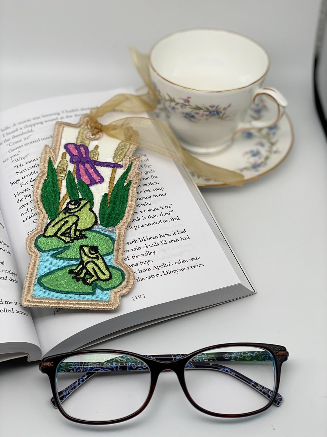 Personalised Frogs and Dragonfly on Lily Pads Embroidered Bookmark - Etsy