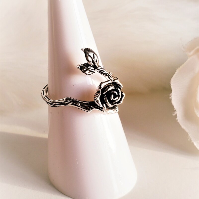 Silver Gift Wrap - 60+ Gift Ideas for 2025