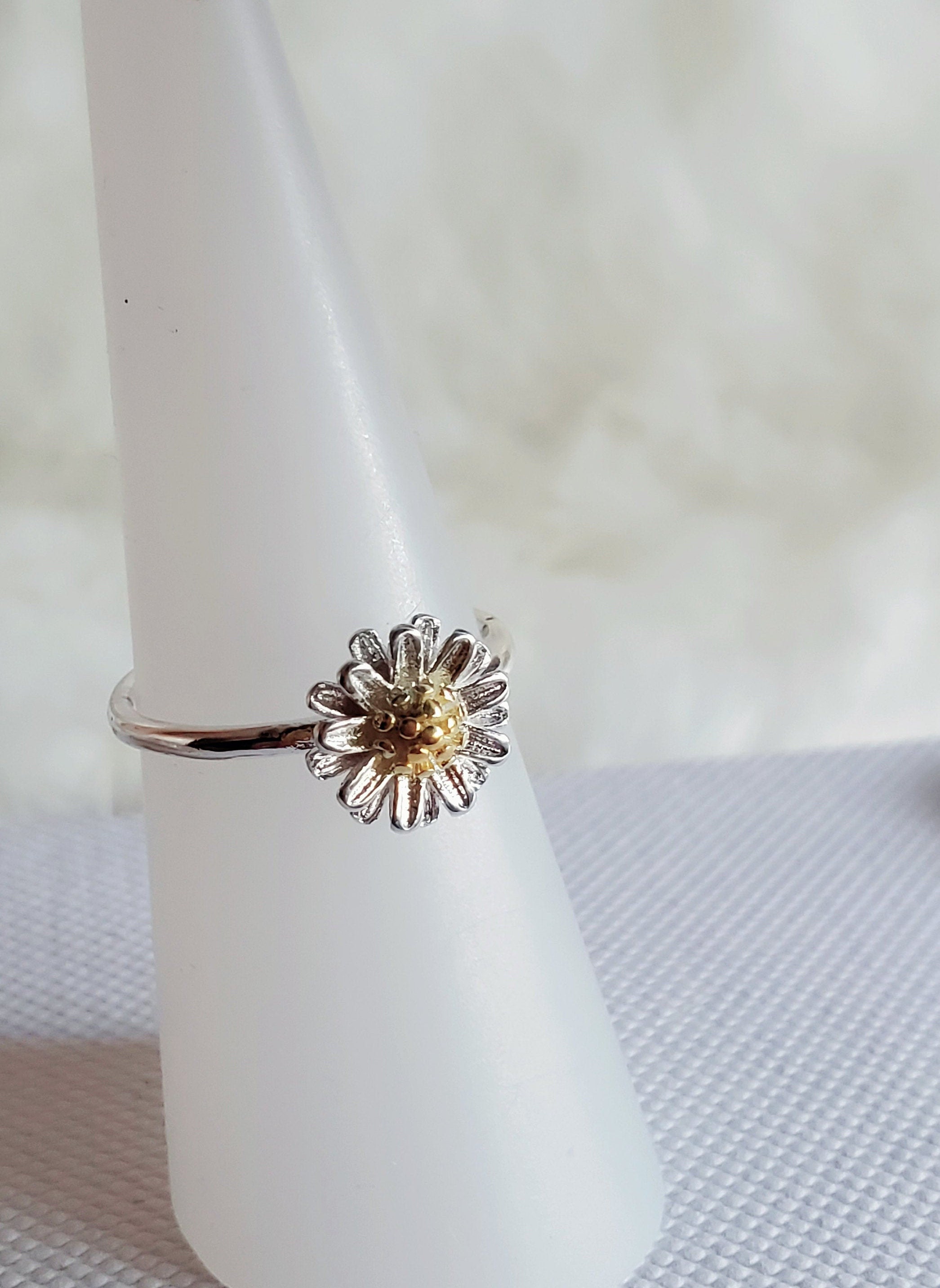 925 Sterling Silver Daisy Simple Dainty Flower Ring - Etsy UK