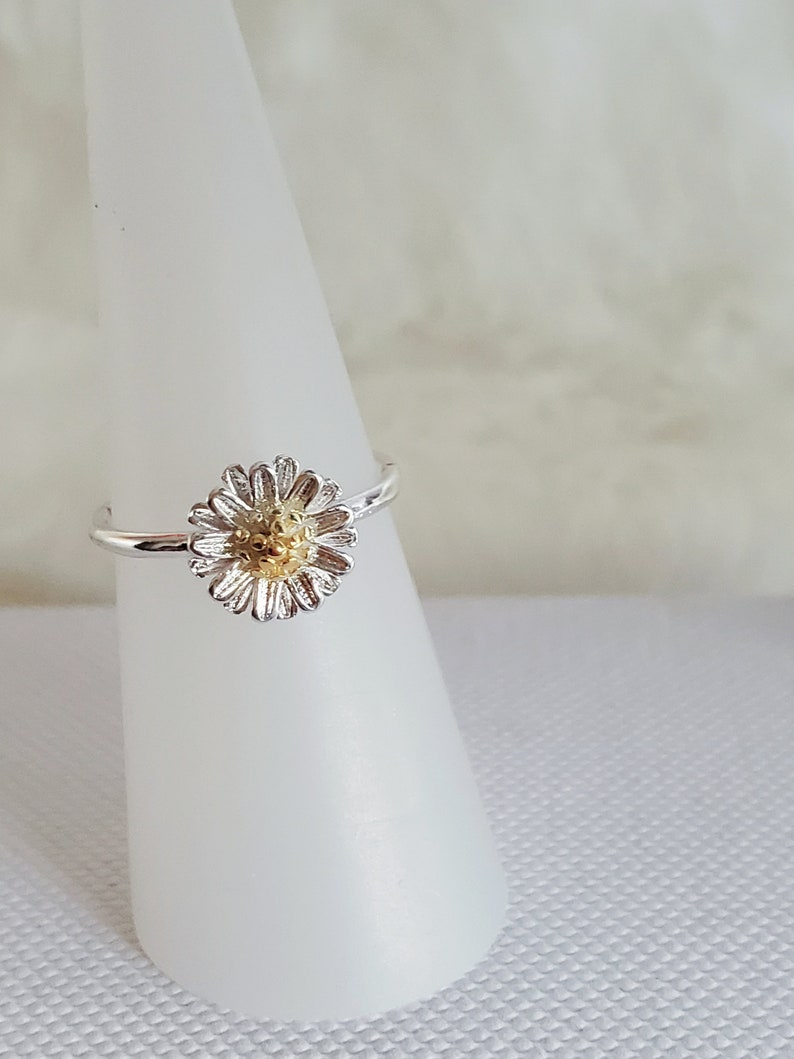 925 Sterling Silver Daisy Simple Dainty Flower Ring - Etsy UK