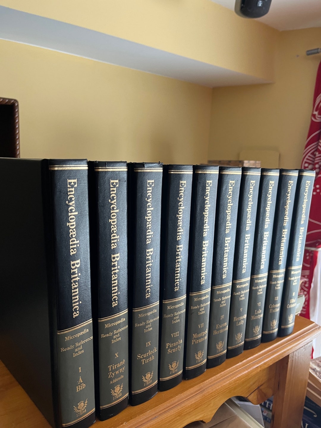 The New Encyclopedia Britannica/micropedia/ready Reference and Index ...